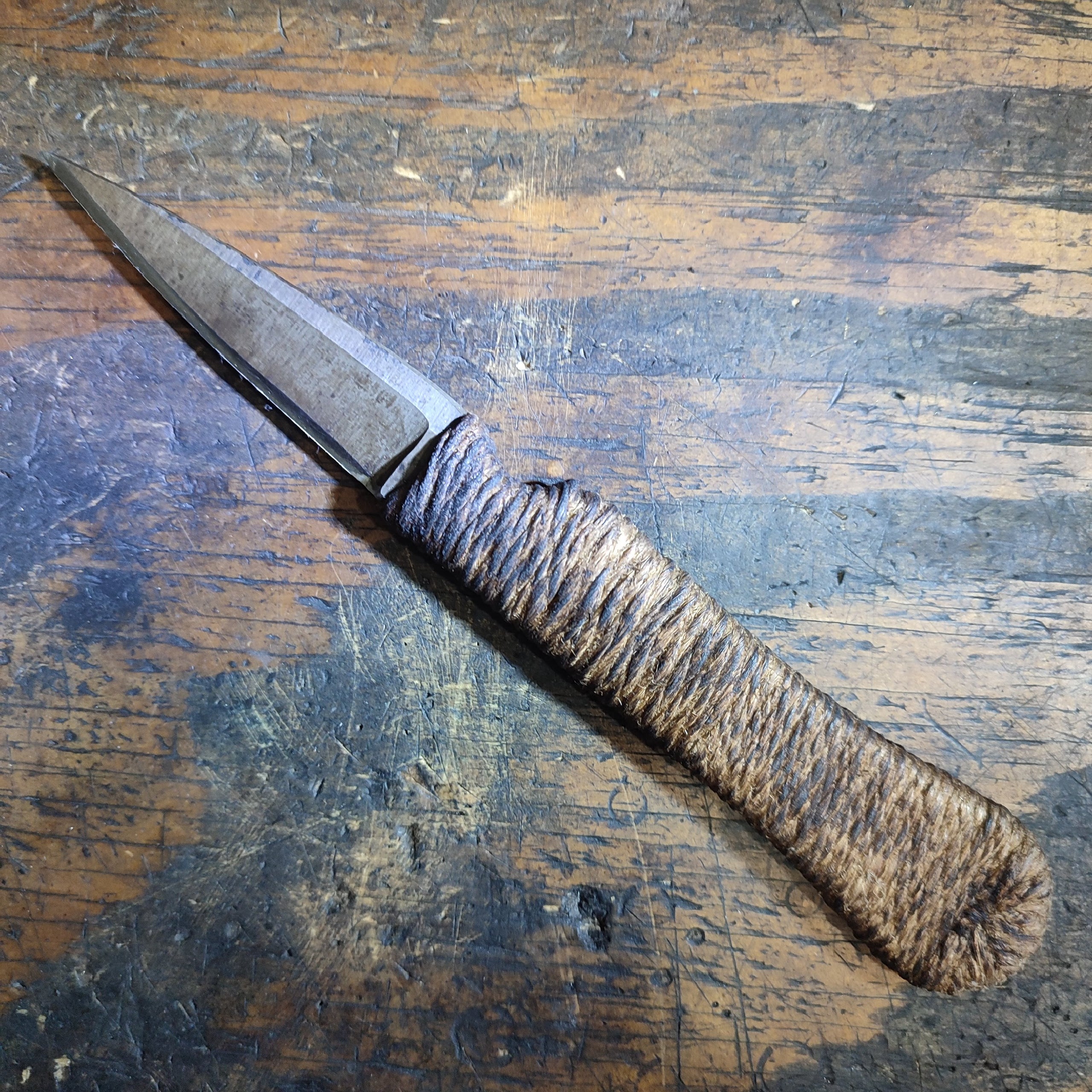 Tiamat - Heavily modified single edge Apocalyptic blade, chisel grind. Burnt Jute wrap. | Gross ...